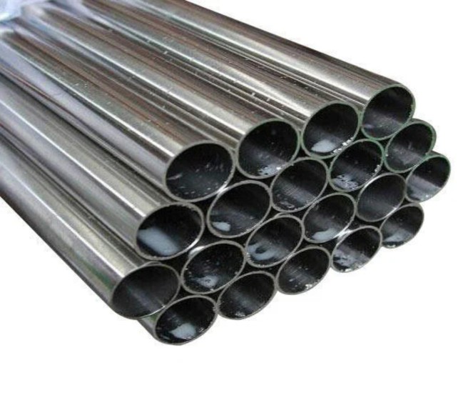 Buy JSL 457.2 mm Seamless Alloy Steel Pipes SCH 80 7 m online at best ...